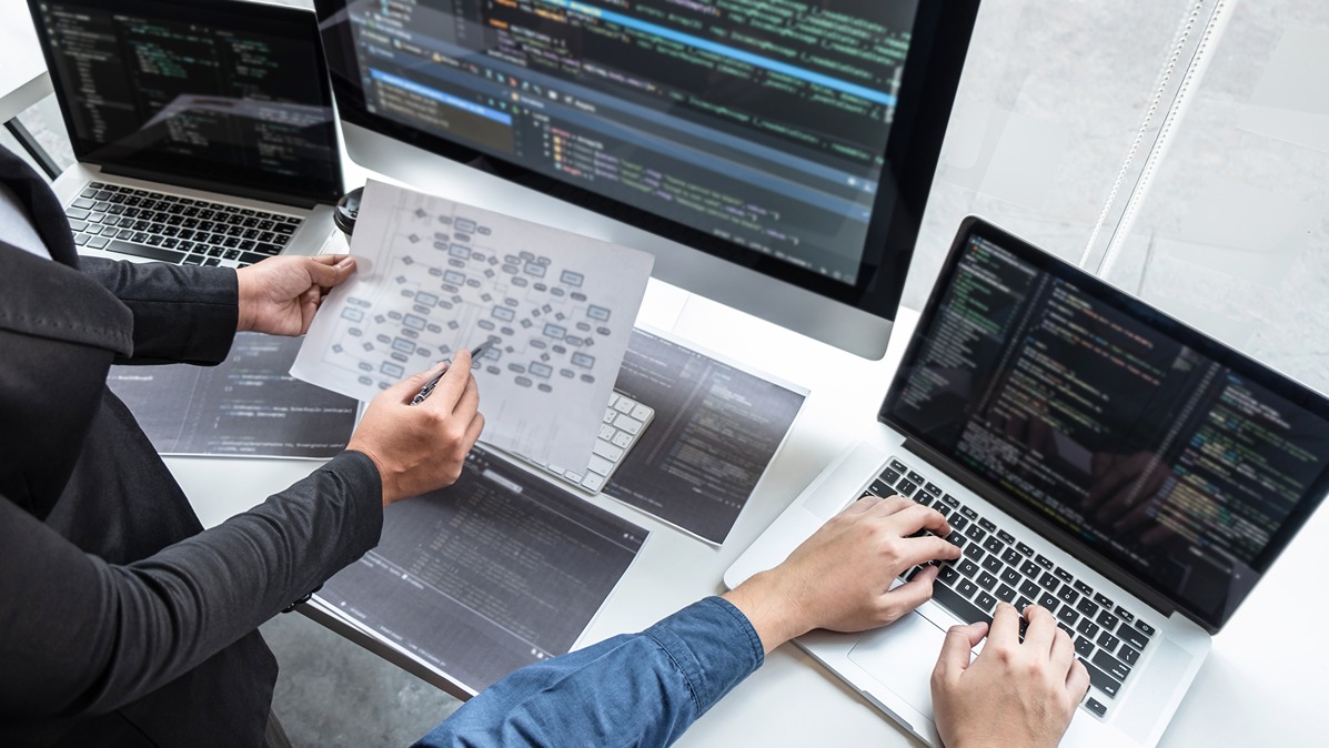 Maximizing Efficiency: How Cloud-based Custom Software Boosts Productivity